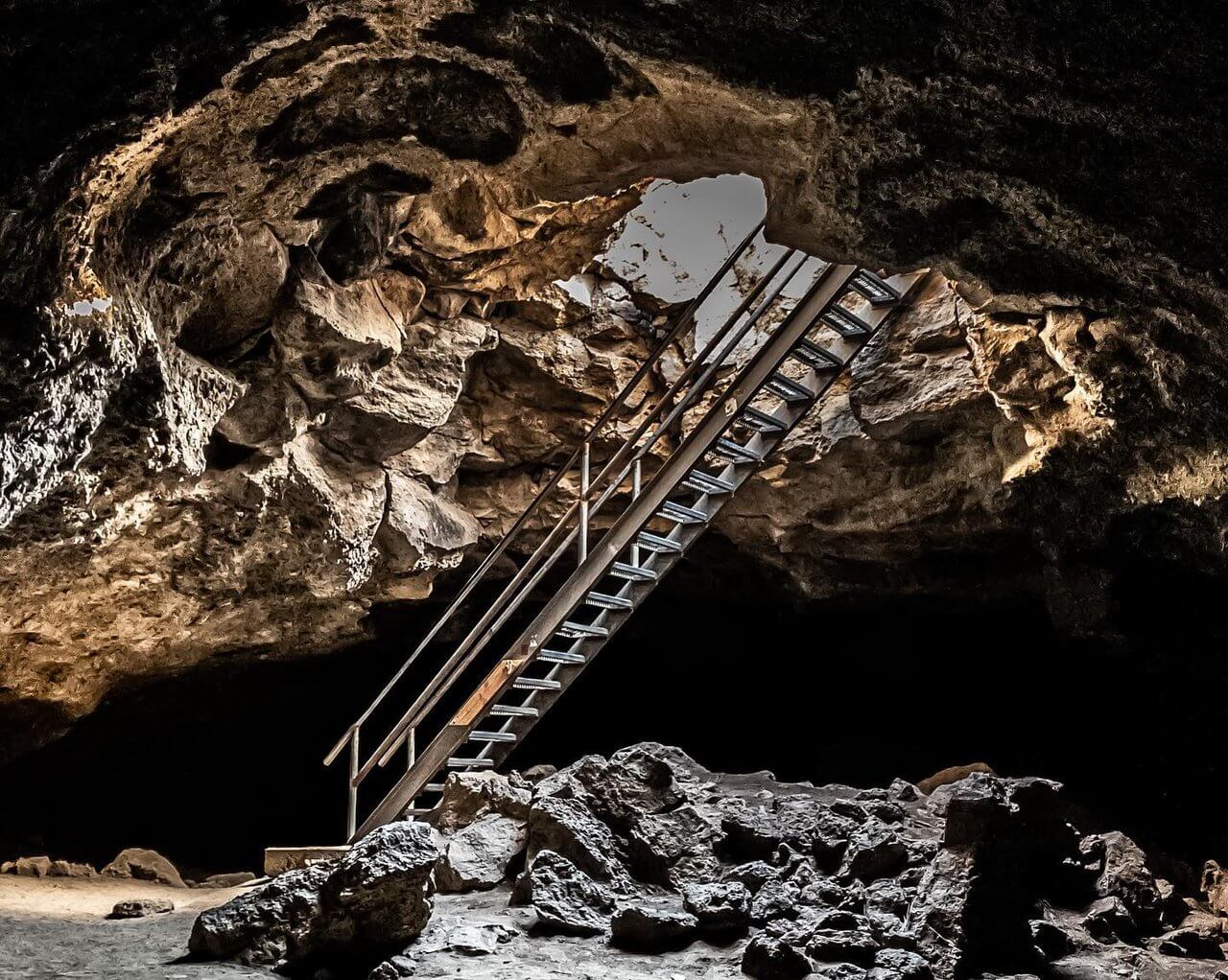 Boyd Cave | Visit Central Oregon